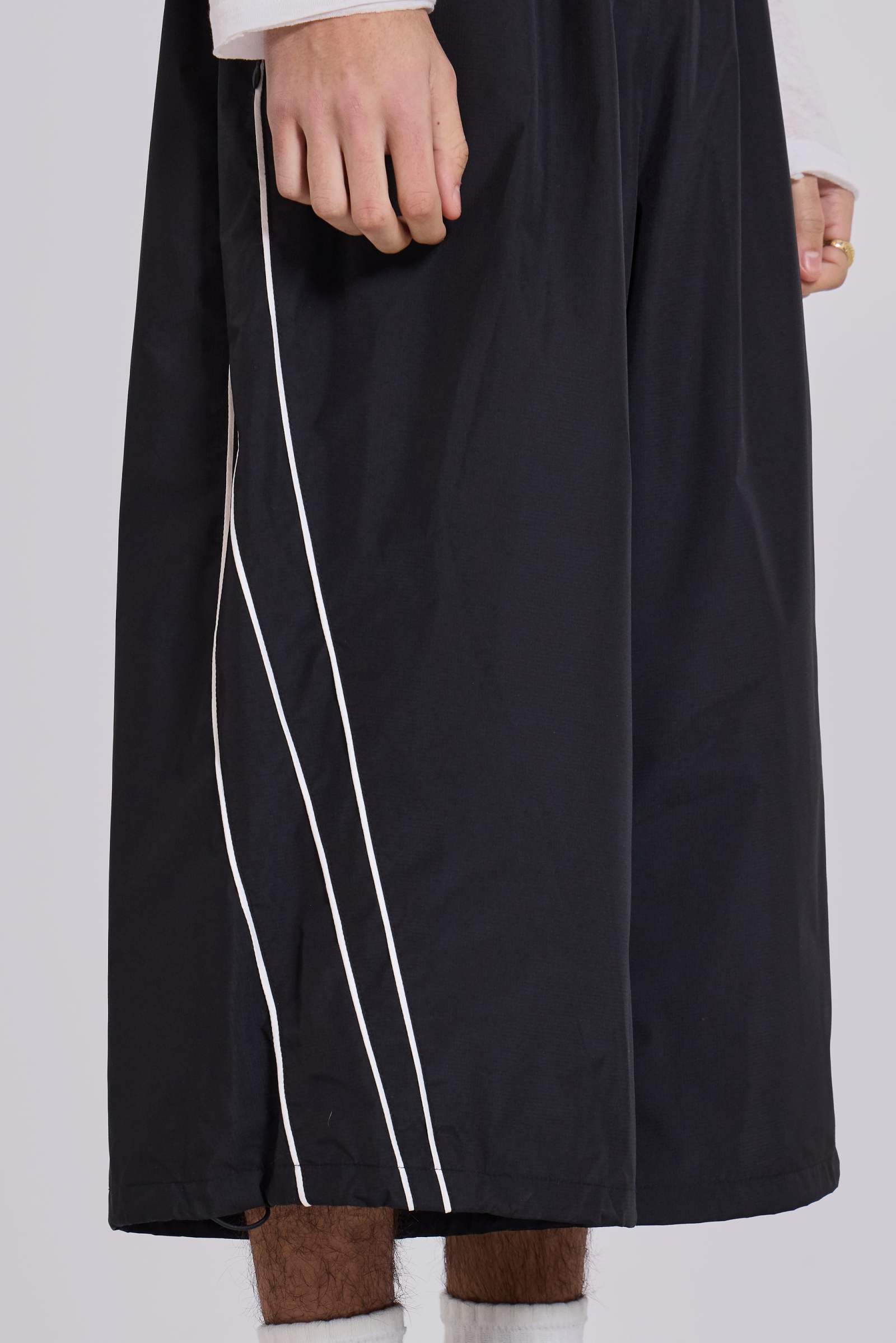 Black Vapor 3/4 Shorts | Jaded London | Clothing